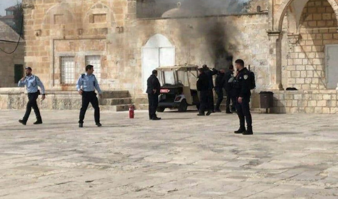 Police close Temple Mount after firebomb attack - Israel News - The ...