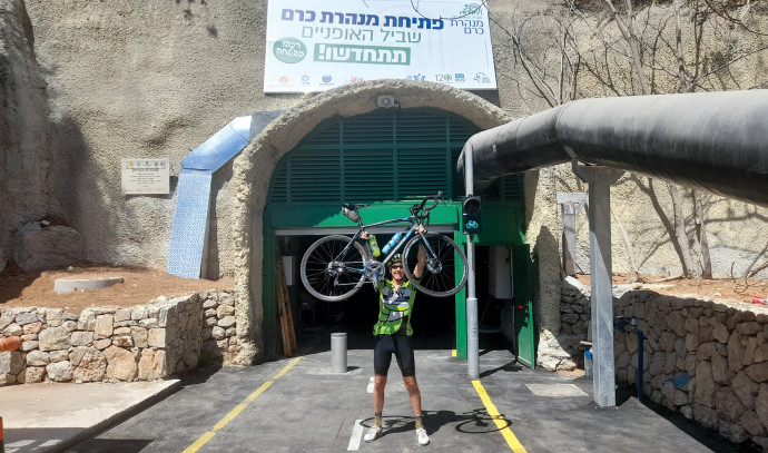Jerusalem cyclists finally get new dedicated bike path - The Jerusalem Post