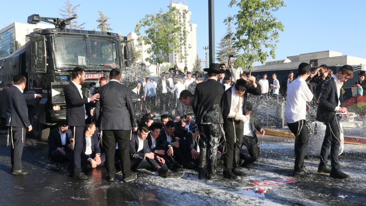 Haredi protests block traffic across Israel | The Jerusalem Post