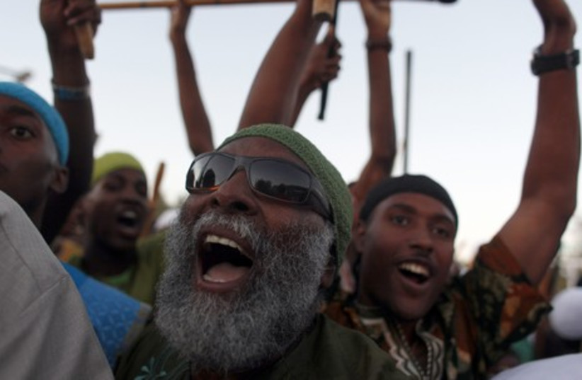 Black Hebrews celebrate Shavuot festival in Dimona - The Jerusalem Post