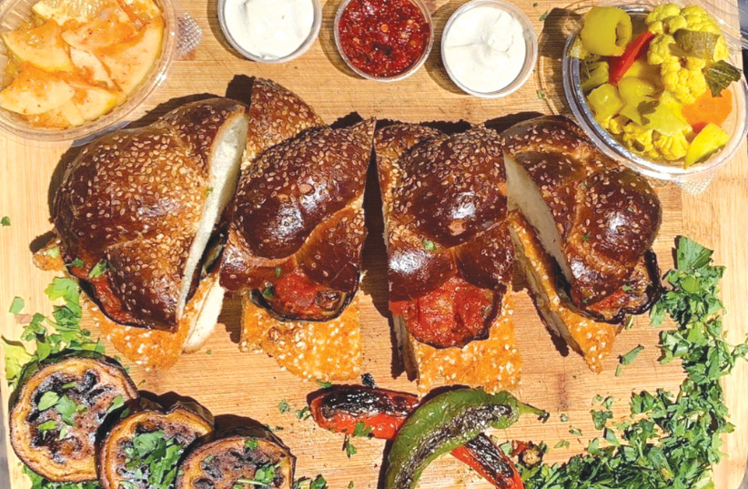 Challa sandwiches worth filling up on - The Jerusalem Post
