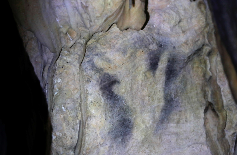 Prehistoric cave paintings in Spain show Neanderthals were artists ...