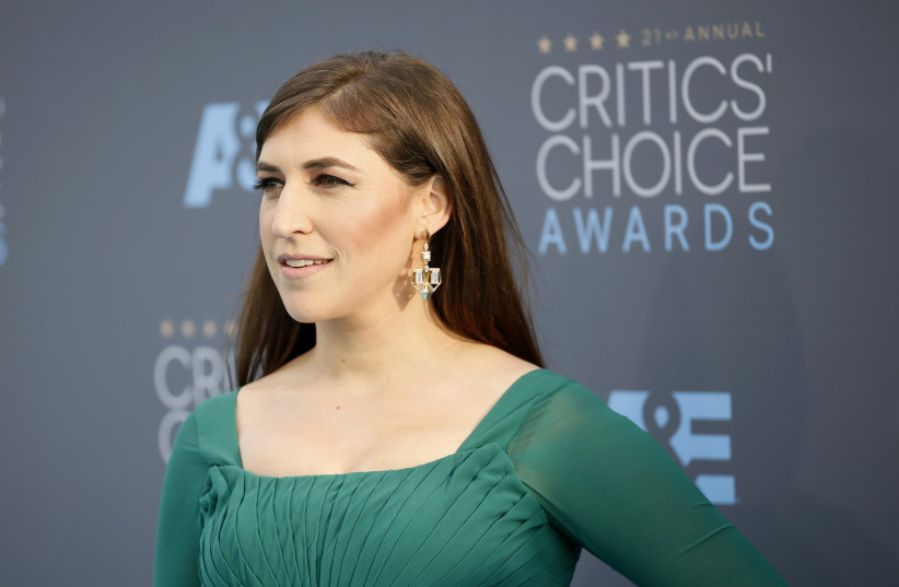 Mayim Bialik to remain Jeopardy! co-host - The Jerusalem Post