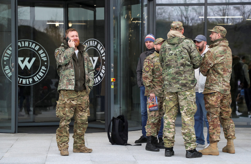Russia Changes Commanders Again In Ukraine Wagner Says Soledar