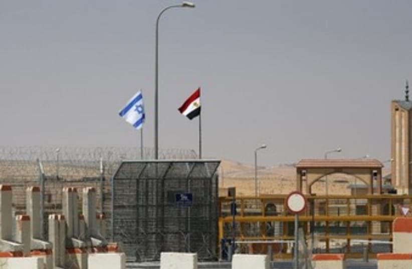 Israeli soldier wounded in IDF shootout with smugglers on Egypt border ...