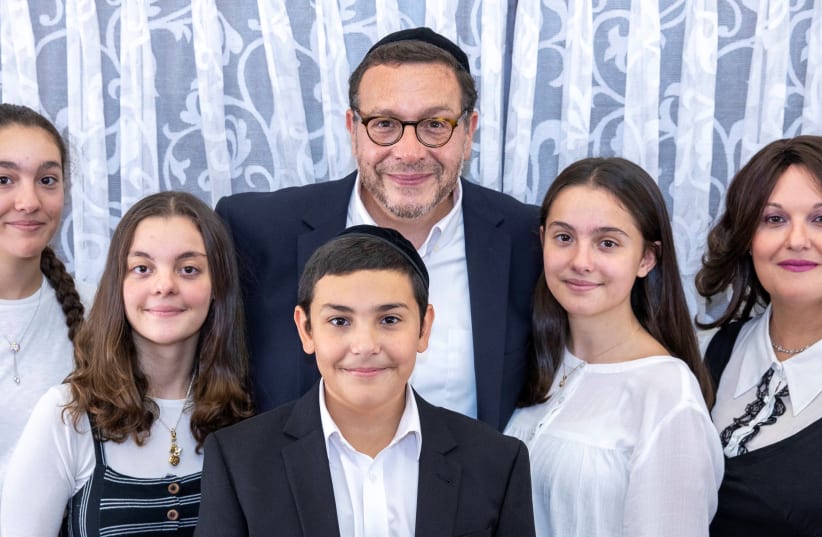 At-risk families fear the return to school - The Jerusalem Post
