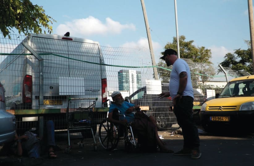 Israel’s middle class slides into poverty - Israel News - The Jerusalem ...