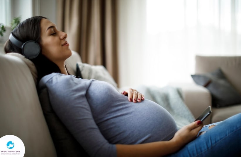 Israeli midwives advise pregnant women how to cope with rocket attacks ...
