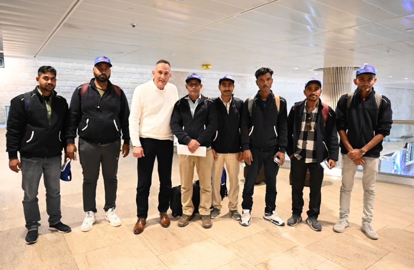 Influx of foreign construction workers begins - Israel News - The ...