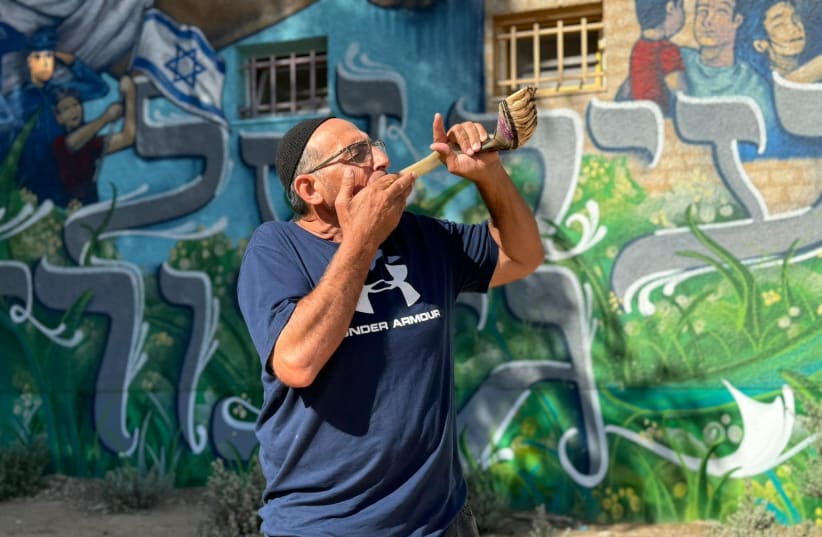 The sounds of the High Holidays in Ofakim - The Jerusalem Post