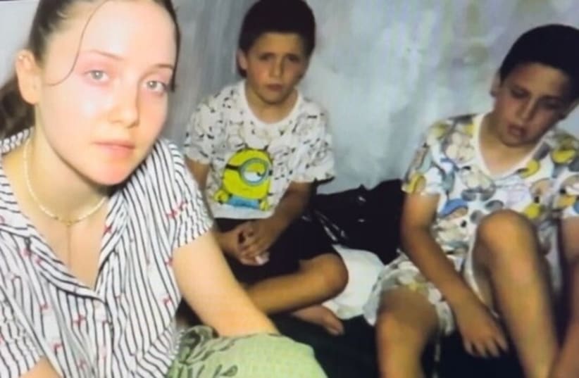 Released hostage shares photo from Hamas captivity - Israel News - The ...
